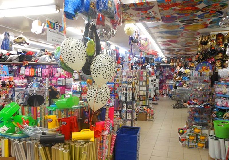 Halloween party store store